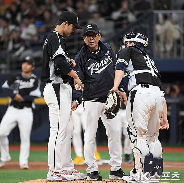 볼볼볼볼볼볼→공 7개 삼자범퇴155km 던졌지만 20살 국대 에이스 자책 1회에 더 긴장했어야” Mk고척