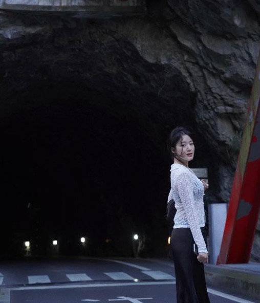 여자아이들 슈화 속옷 위에 시스루 카디건 ‘반전 매력 Da★