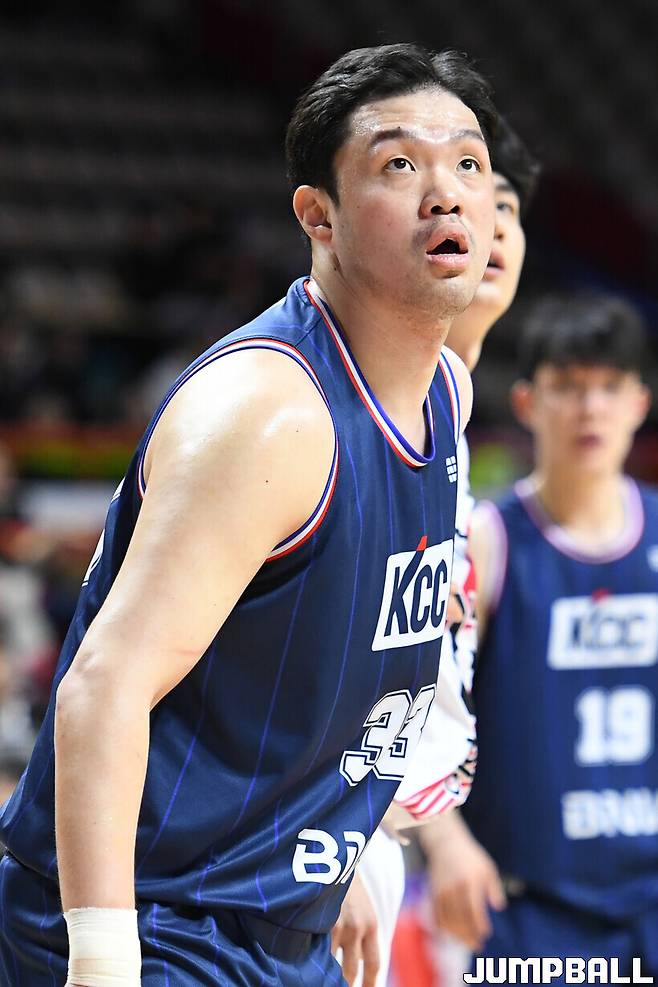 ‘36-29-8’ 알리제 존슨의 정관장 폭격, KCC는 2연패 탈출하고 4위 희망 이어가