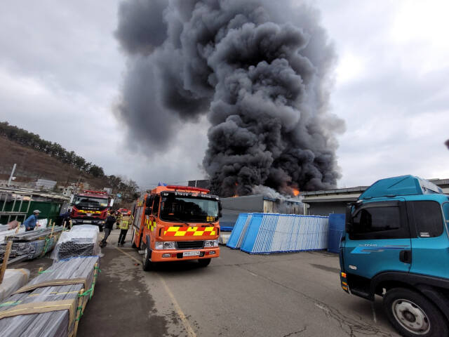 파주 페인트 도장공장서 불 외국인 근로자 1명 부상