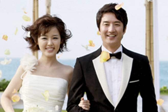 미모의 10살 연하 아나운서와 단 7번 만남으로 44세에 결혼한 유명 배우 메타코리아