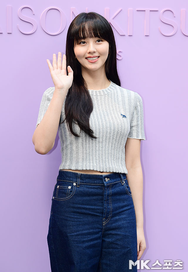 김소현 예쁨 가득 청순미 돋보인 크롭 니트 청바지 패션 스타와 패션
