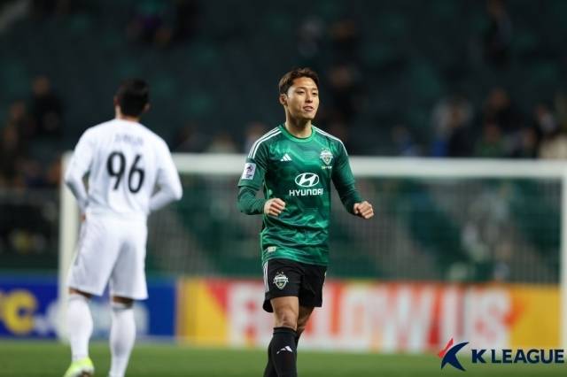 Md현장리뷰 이동경 김지현 연속골 울산 현대가 더비 2 1 리드 중전북 이동준 만회골→후반전 반등 노린다