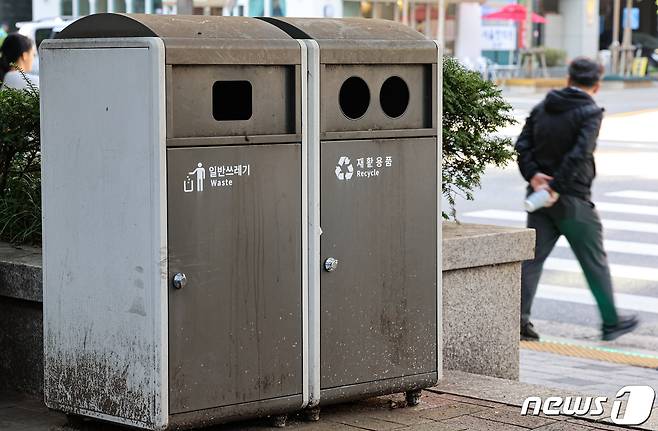 다시 늘어나는 서울시 쓰레기통30개 추가 설치