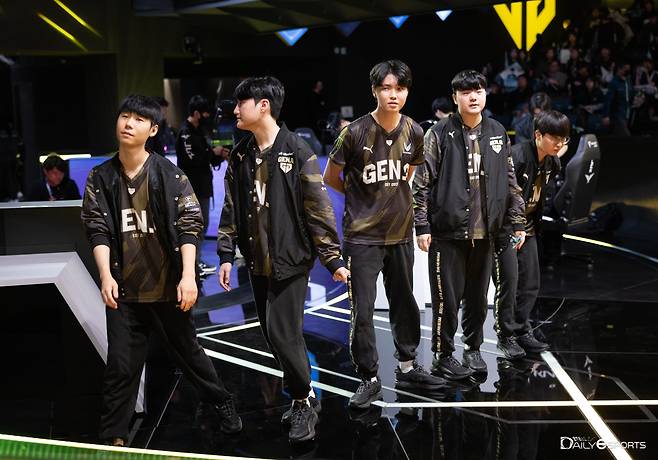 역대급 명승부 젠지 풀세트 접전 끝에 디플러스 꺾고 Po 3r 진출