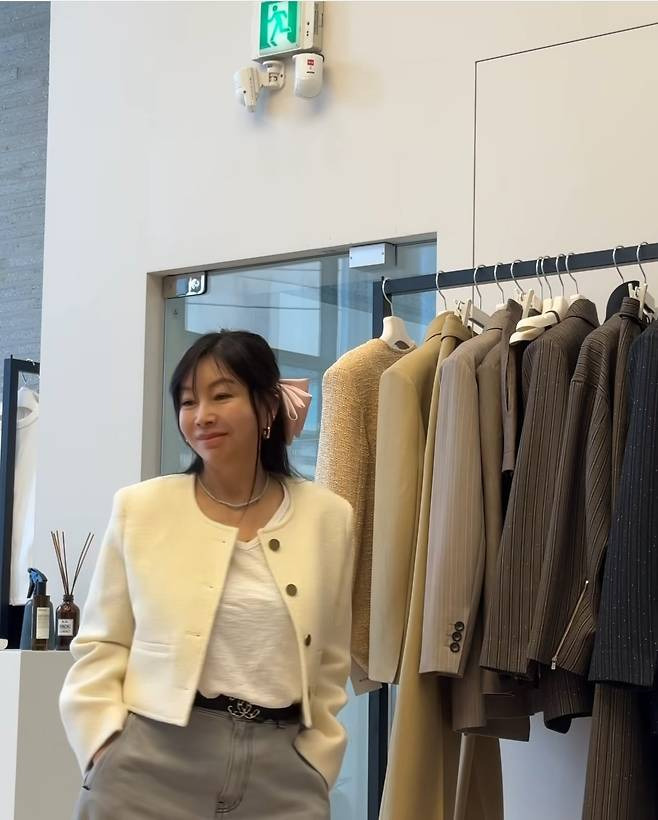 황신혜 61세의 소녀감성 하프 스타일에 핑크 리본이 포인트 헤어핀 코디법 뷰티는 내운명