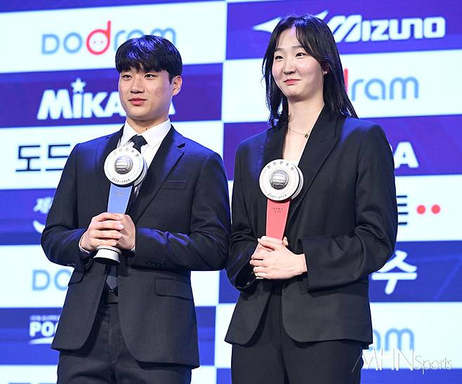 V 시상식 2r 7순위 아쉬웠던 신인 이재현 시즌 끝은 신인 최고 영광