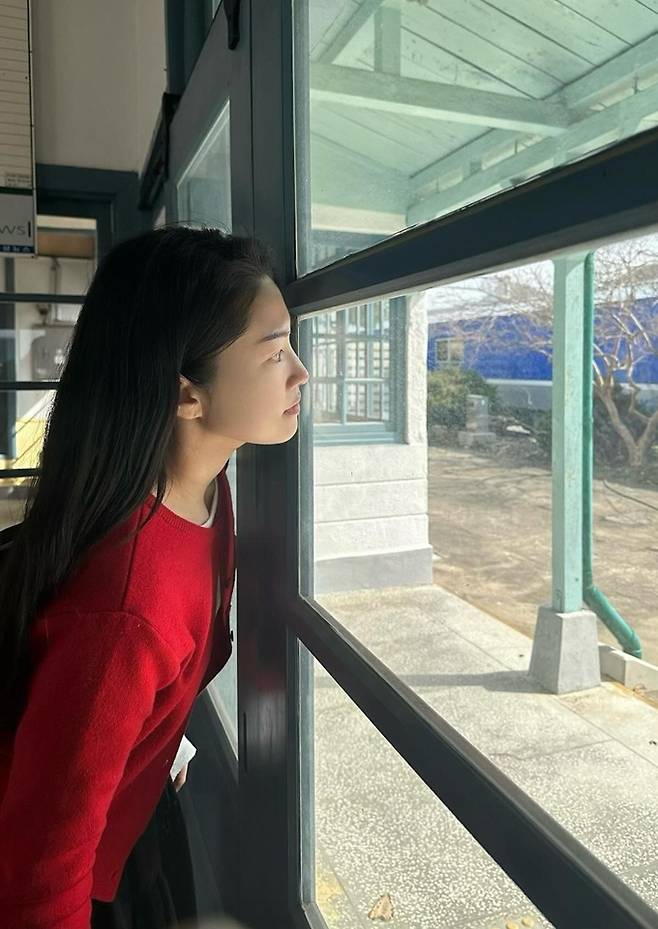 전진♥류이서 삼척서 영화 한 편 결혼 4년차 심쿵 니트 커플 여행룩 패션엔