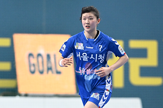 서울시청 부산시설공에 극적인 역전승으로 3전 전승 거둬 여자핸드볼