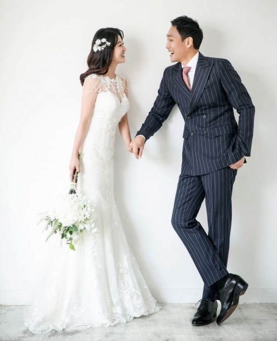 부부연기했는데 8개월 만에 실제 부부가 된 10살 연상연하 배우 커플 스포엔 뉴세이