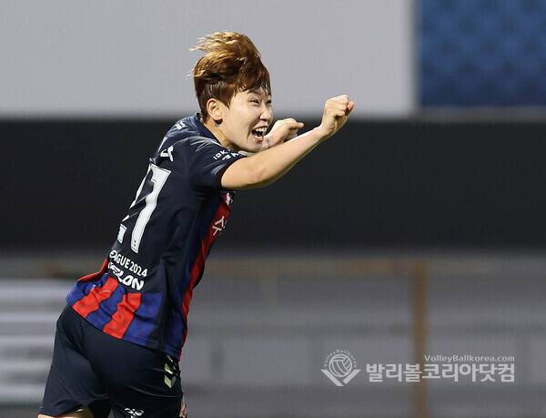 문미라의 동점골 환호 수원위민 5경기 무패행진