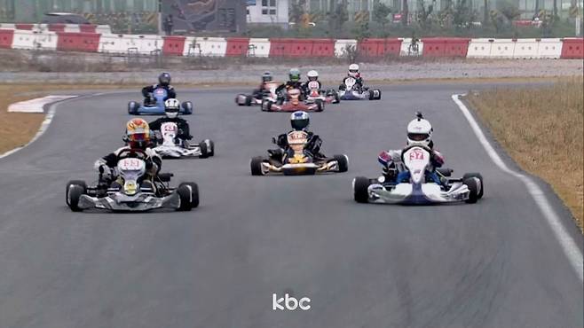 애들아 영암 F1경주장에 카트 레이스 하러 가자