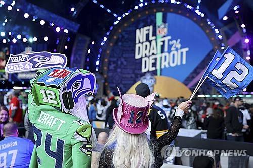 Courtyard by Marriott Hosts Passionate NFL Fans At The Courtyard Inner ...