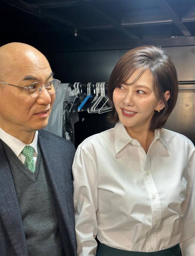 김남주 54세 압도적인 미모 단발 레이어드컷 인생 머리 찾았네 뷰티는 내운명