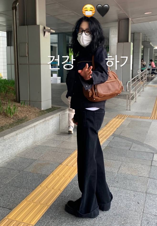 고현정 세상 힙한 장보기mz도 놀란 올블랙뿔테안경 센스까지