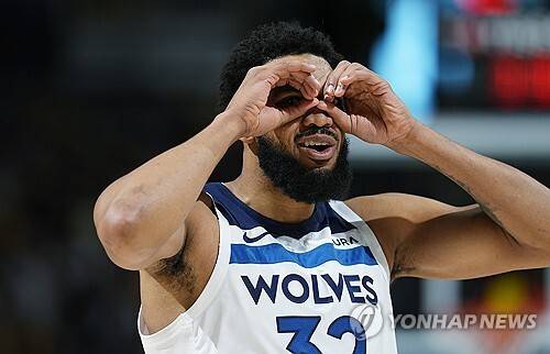 Nba ‘타운스 에드워즈 54점 합작 미네소타 덴버에 26점차 완승···시리즈 전적 2 0