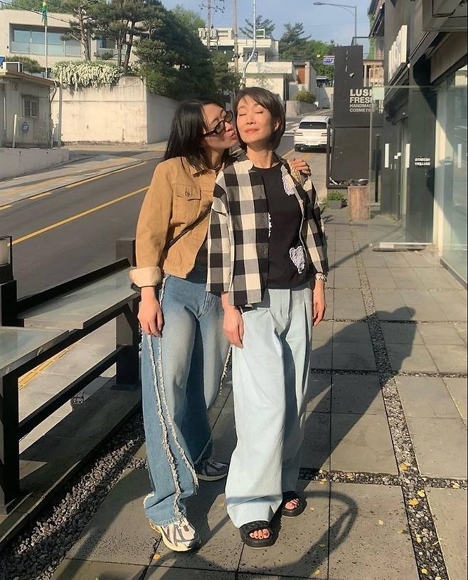 나영희 딸 신디랑 데일리룩 입고 어버이날 기념 나들이 스타와 패션
