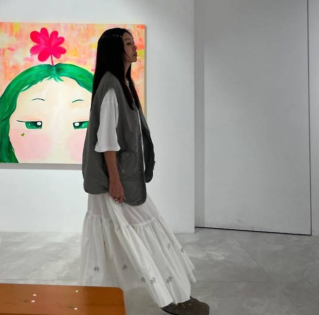 황신혜 핀 꽂고 10년은 젊어졌네 우아한 롱스커트 베스트 패션 스타와 패션