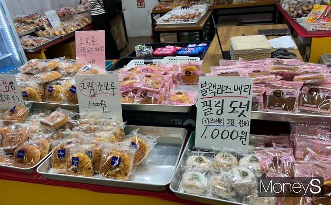 Z시세 부쩍 늘어난 1000원 빵집 이렇게 팔아도 남을까