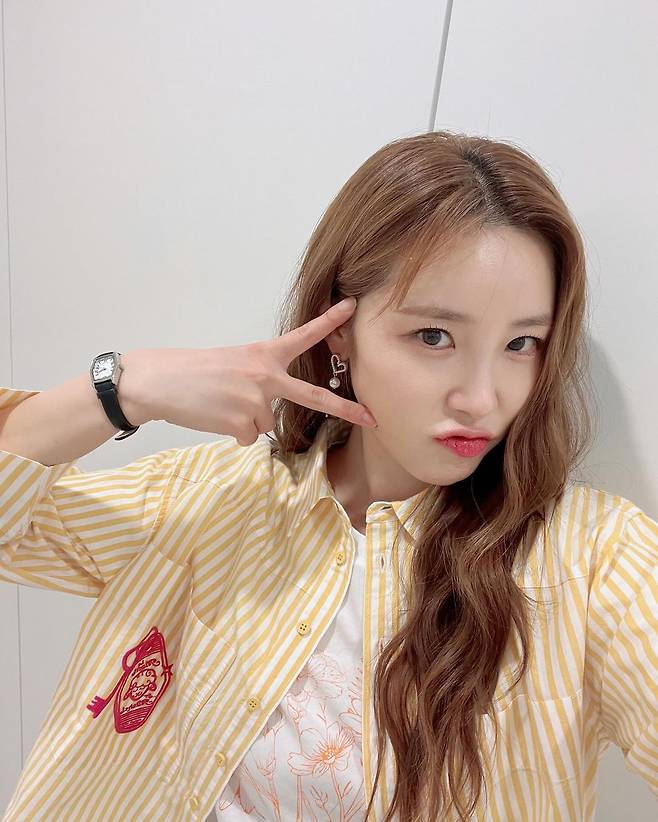 전효성 스트라이프 셔츠와 청바지 입고 러블리한 근황 라이프 뉴세이