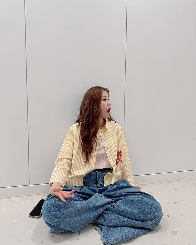 전효성 스트라이프 셔츠와 청바지 입고 러블리한 근황 라이프 뉴세이