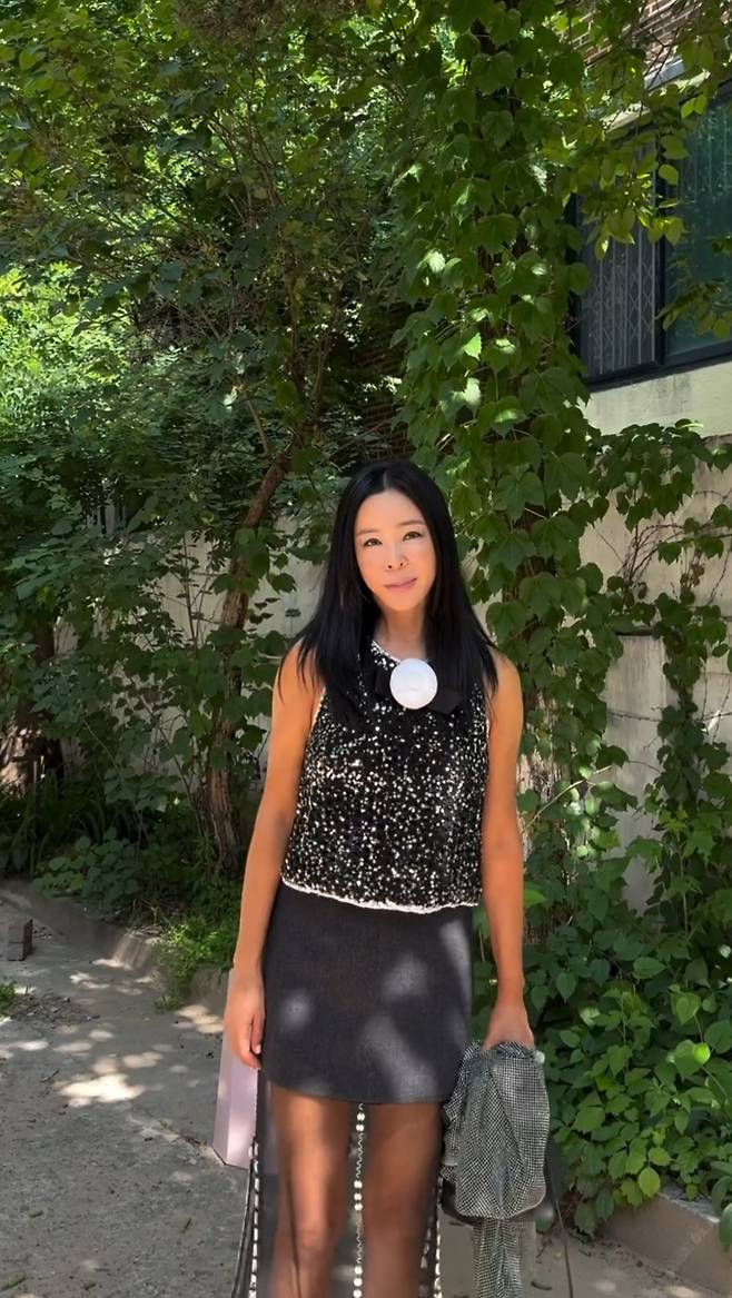 이혜영 반짝반짝 아우라 스팽글 크롭톱 시스루 스커트 패션 스타와 패션