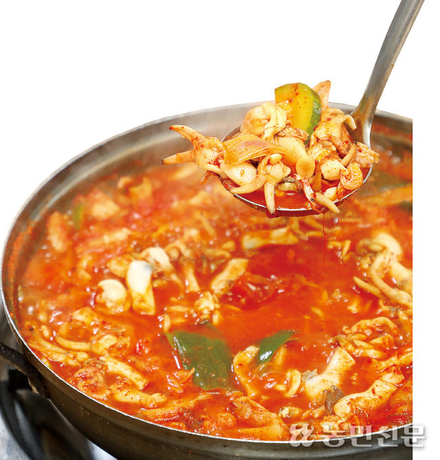 향토밥상 쫄깃한 식감에 칼칼한 ‘맛입안에 감도는 은은한 바다향