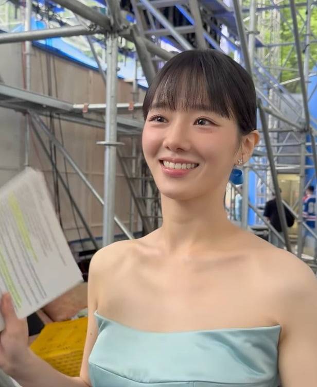 박규영 연세대 여신 답네맨 어깨 노출→여리여리 분위기 과시