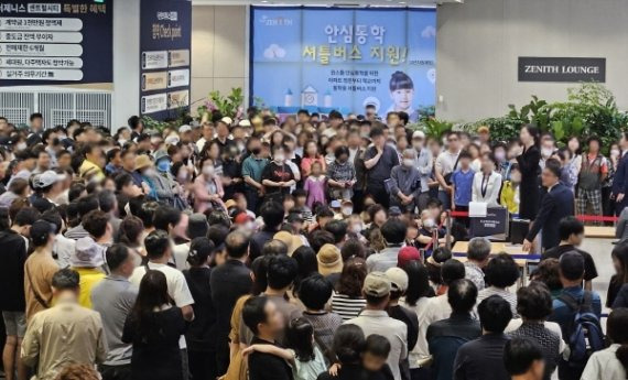 방문객 인산인해 두산위브더제니스 센트럴시티 16개월 만에 대구에서 첫 선분양