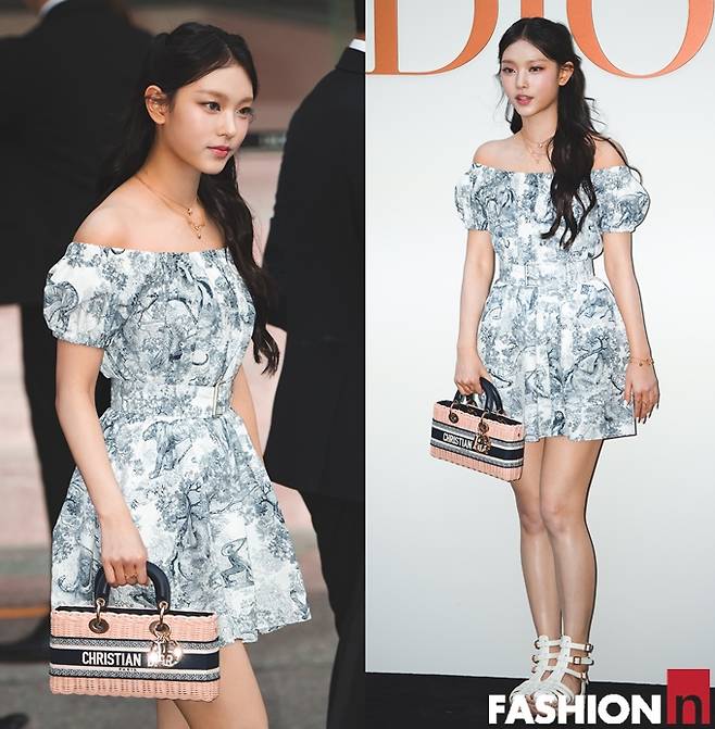 뉴진스 해린 동화 속 소공녀 러블리한 오프숄더 미니 원피스룩 패션엔