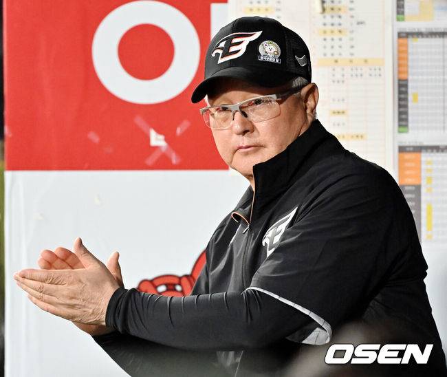 ‘6년 만에 컴백해도 관록 여전하네 김경문 용병술 작두 탔다…파격 라인업 투수 교체 ‘생각대로 척척