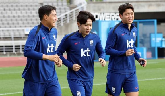떨렸다” 황재원 Vs ‘배준호 도움 박승욱 우측 수비 경쟁 중국전 선발은