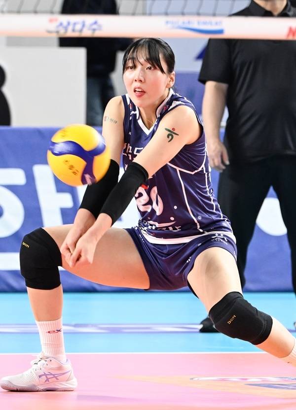 ‘정관장→도로공사→IBK’ 2년 연속 트레이드 이적이라니…고의정은 담담하게 받아들였다 “감독님이 필요로 했기에” [MK용인]