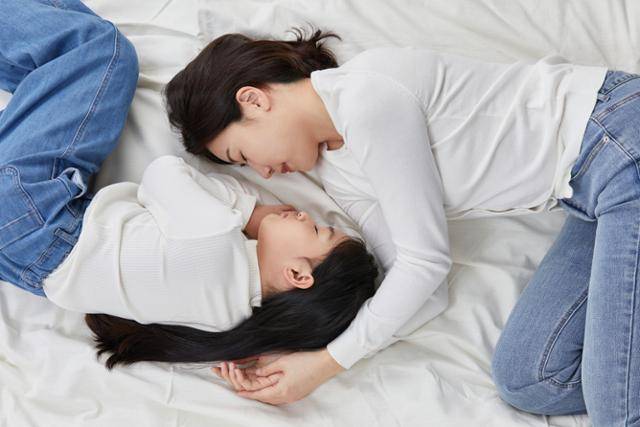 모녀 이야기로 돌아온 82년생 김지영 조남주엄마와 딸 몸이 바뀐다면