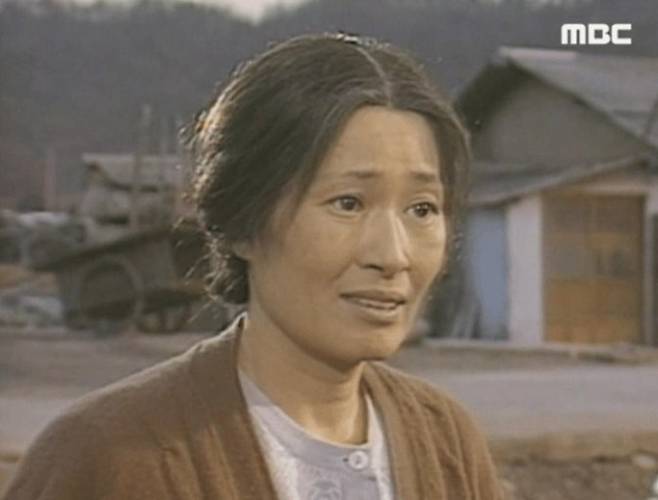 빚더미에 앉은 동료에게 전재산 주고 봉사활동 다니는 톱여배우 연예는 내운명