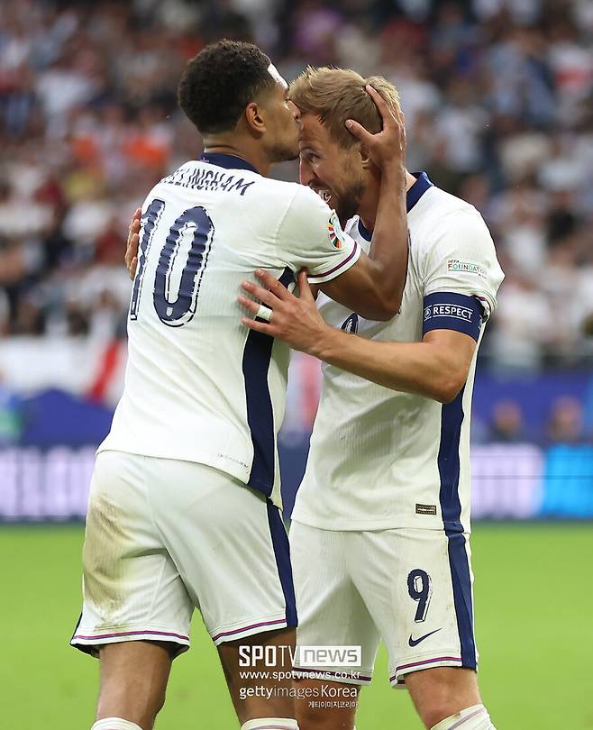 英 축구 역사상 최고의 골 벨링엄 오버헤드킥 95분 극장 동점골잉글랜드 45위 슬로바키아 2 1 꺾고 극적 8강행