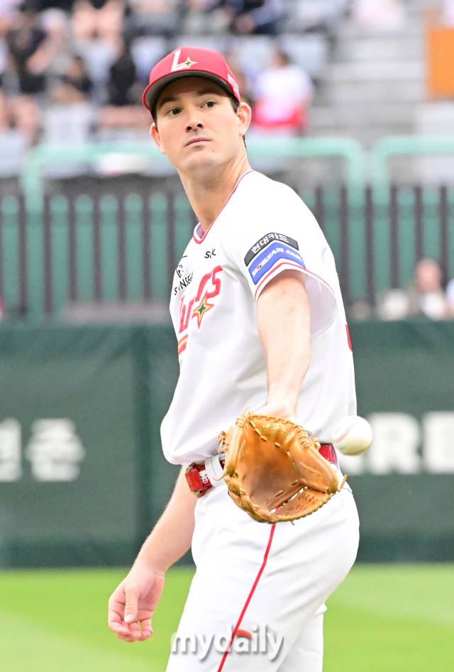 마지막까지 예측할 수 없었던 승부, 그래도 SSG가 웃었다…이숭용 감독 "해줘야 할 선수들이 맹활약 해줬다" [MD인천]