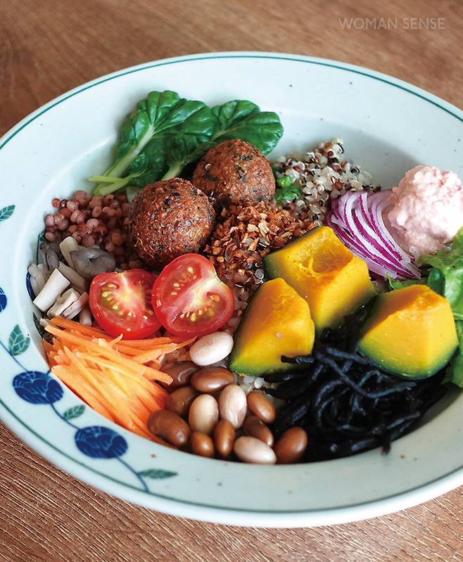 맛있는 여름 채소 즐기는 법 마크로볼 포케