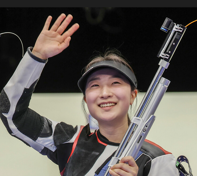 16살 최연소 사격 메달리스트 탄생 반효진 금메달 파리올림픽