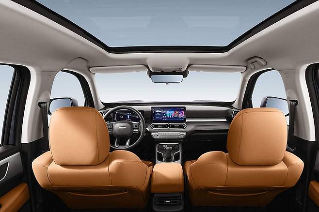 뒤는 팰리세이드 베꼈나 앞은 10년 전 모델 같은 중국 Suv 카텍