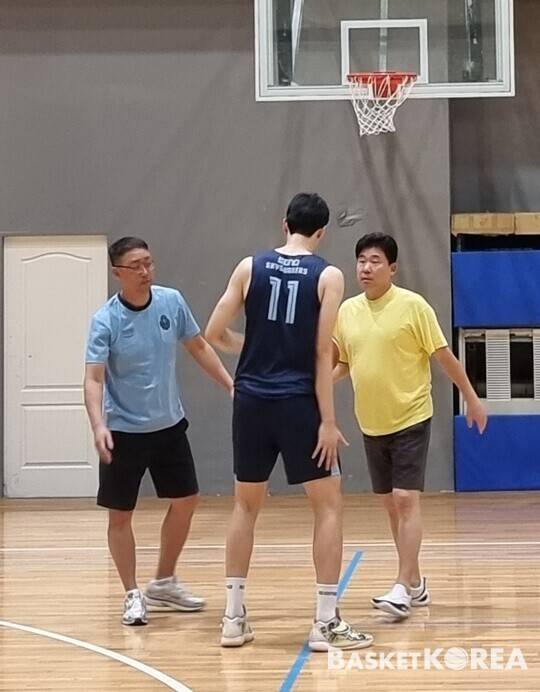 타이페이로 간 Basketkorea 김승기 감독이 지목한 ‘히든 카드 김민욱 그리고 ‘원 포인트 레슨