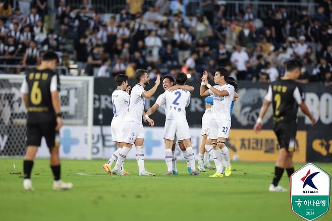 이기제 극적 결승골 수원 성남에 2 1 역전승k리그2 4위 도약