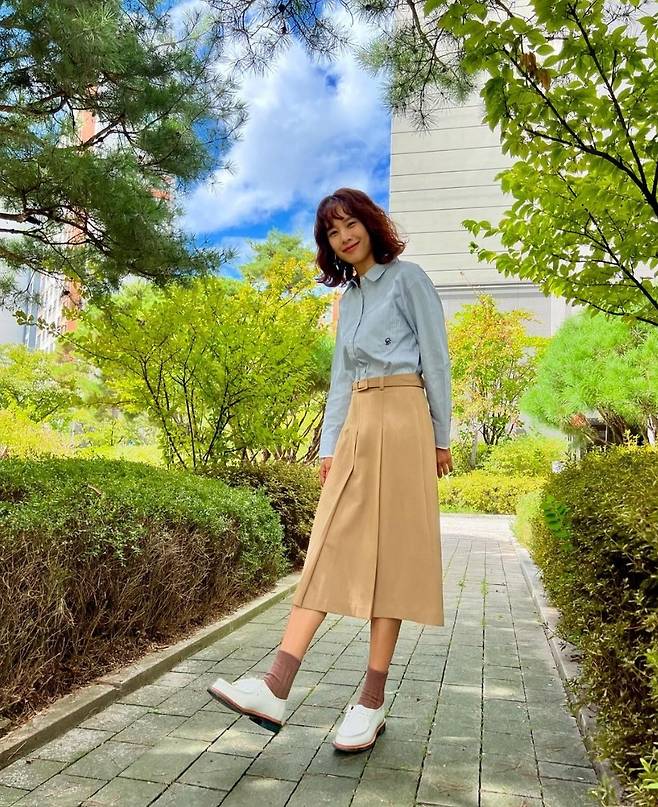조윤희 우아한 가을 여신 고급스러운 스트라이프 셔츠 데일리룩 뷰티는 내운명