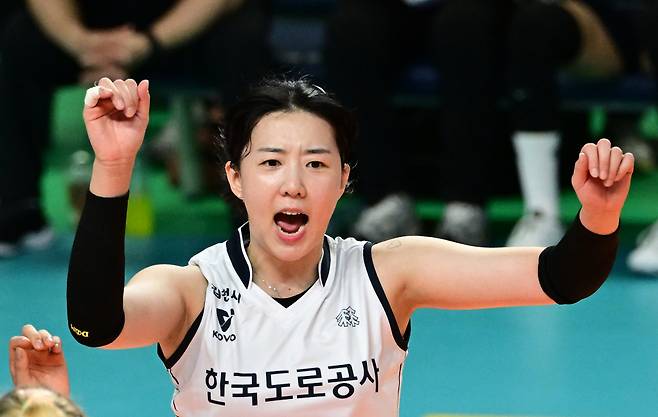 강소휘 도로공사 데뷔전 친정팀 상대 16점 실바 39점 맹폭 Gs칼텍스 풀세트 끝 승리 통영 현장리뷰