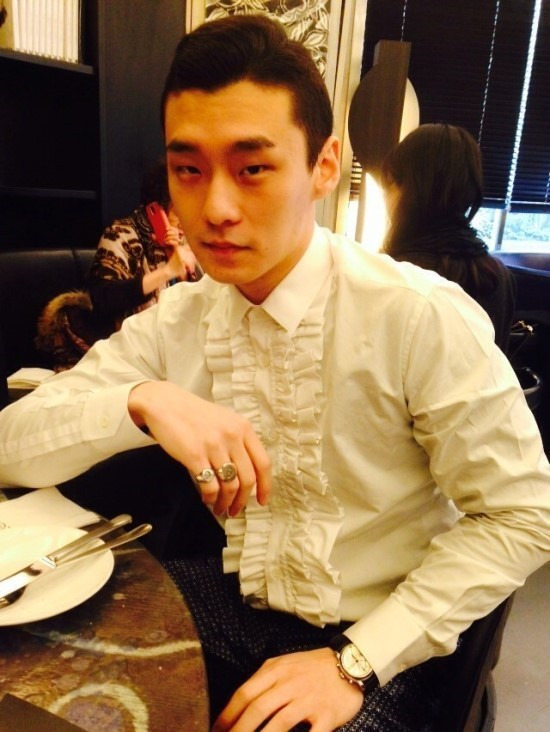 美 존스홉킨스 의대 졸업하고 성균관대 대학원 재학 중인 뇌섹남 연예인 스포엔 뉴세이