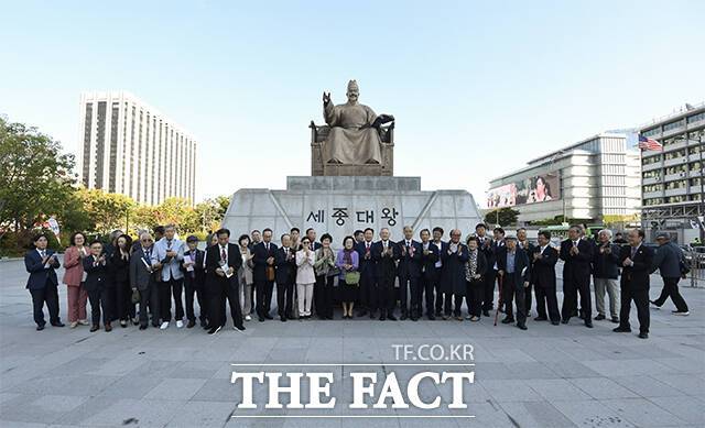 578돌 한글날 세종대왕 헌화 행사 참석한 유인촌 장관 Tf사진관