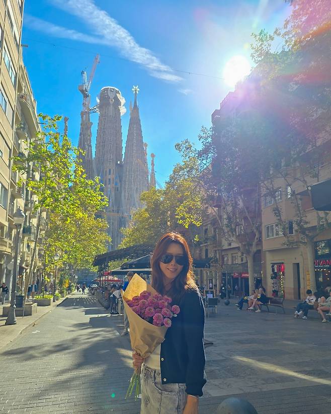 채정안 47살 맞아 가디건 입고 청순한 동안여신 스타픽