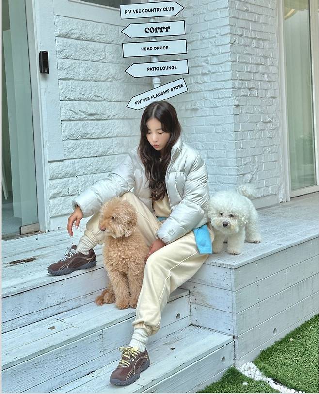 기은세 41세 맞아 실버 패딩 입고 힙한 매력 뽐내 뷰티는 내운명