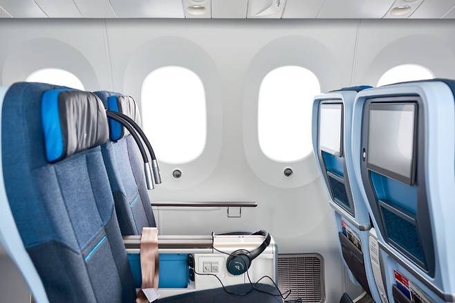 서비스는 비즈니즈 가격은 이코노미 Klm 프리미엄 컴포트 타봤더니
