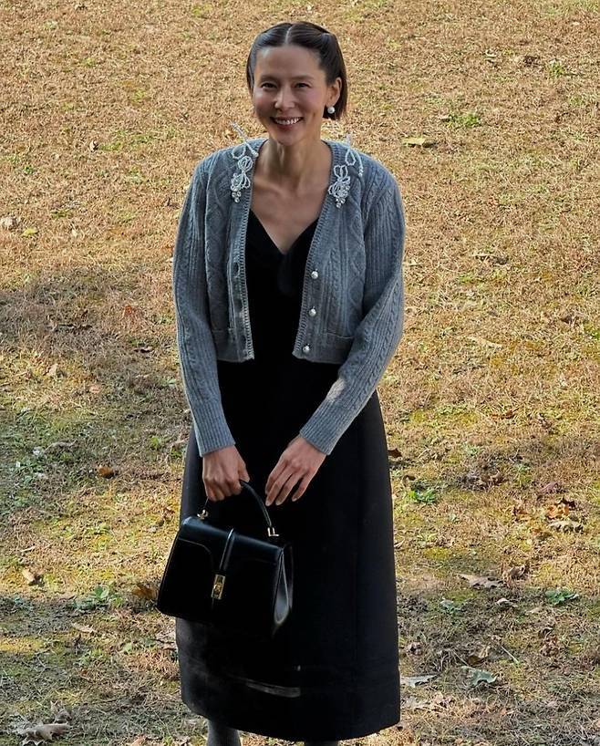 김나영 M자 이마까지 당당하게 자연美 양갈래 반묶음 스타일 완벽 소화 뷰티는 내운명